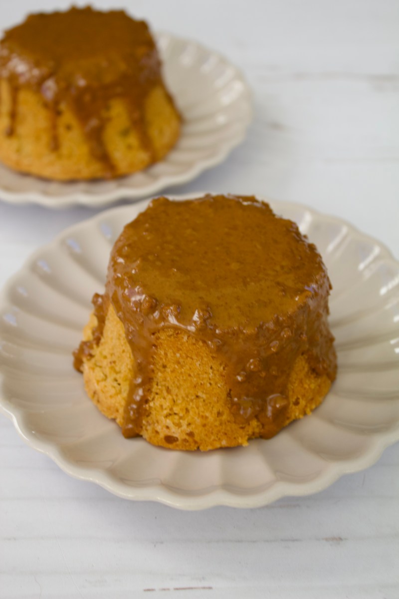 Biscoff Mini Cakes – My Whisk and I